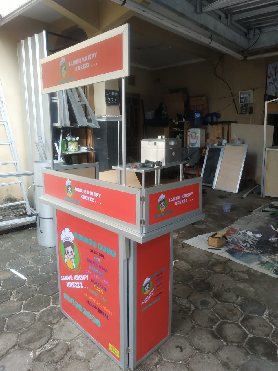 GEROBAK LIPAT – Mitra Usaha Kaki Lima